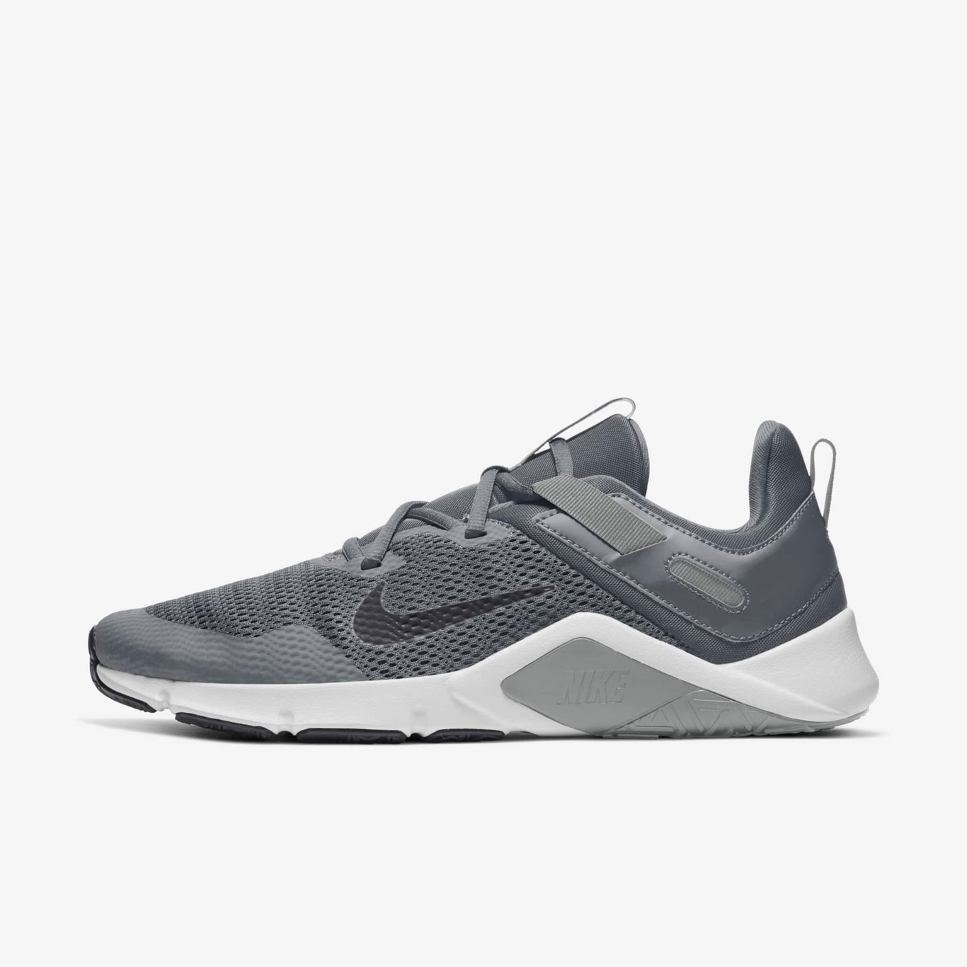 Oferta de TENIS NIKE LEGEND ESSENTIAL - Nike - Just Do It