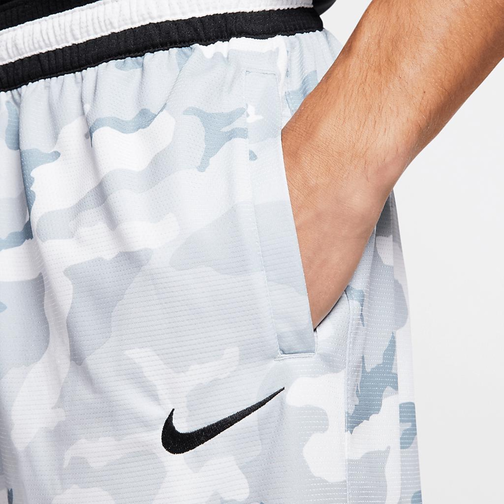 Oferta de Shorts Nike Dri-FIT DNA Masculino - Nike - Just Do It