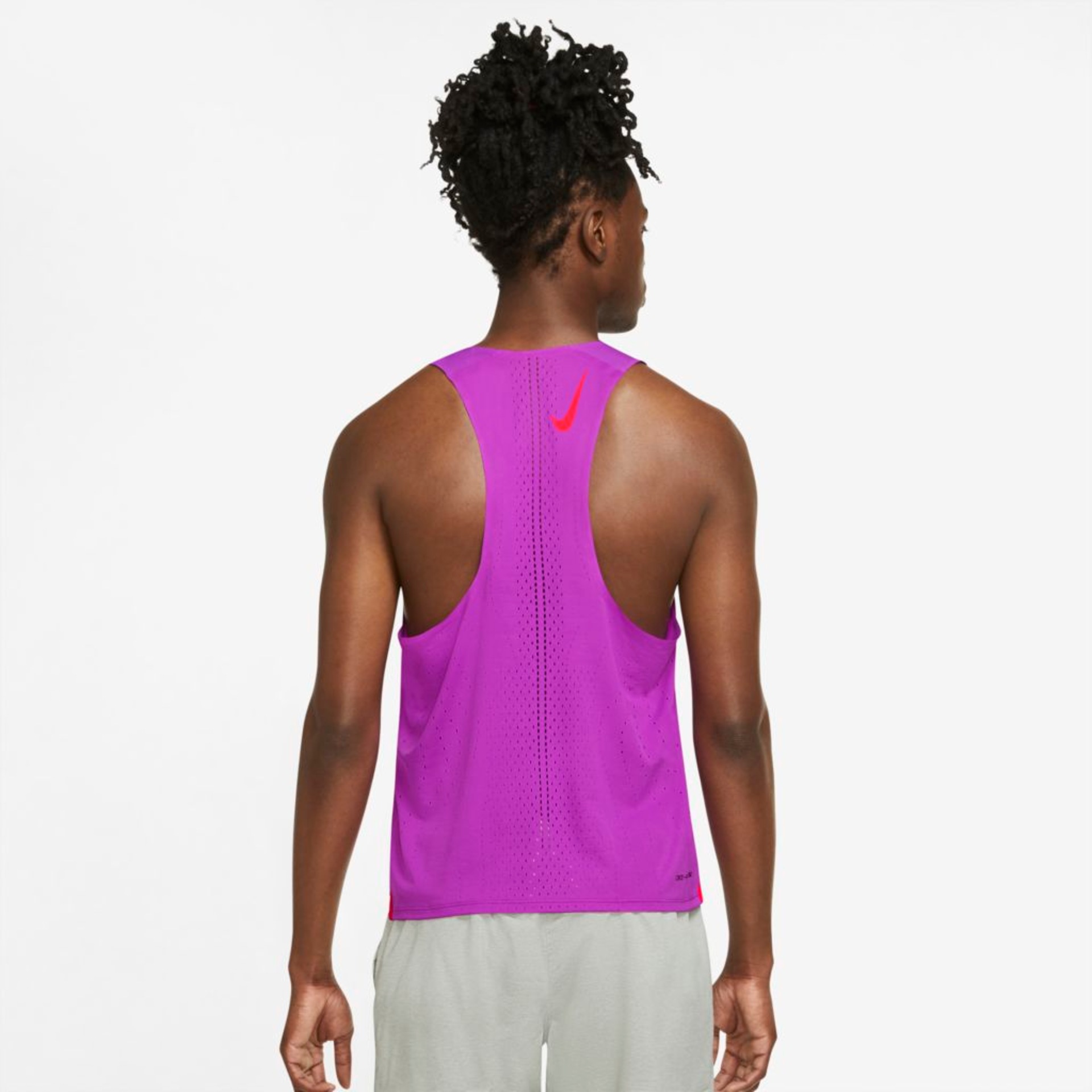 Oferta de Regata Nike Dri-FIT ADV AeroSwift Masculina - Nike - Just Do It