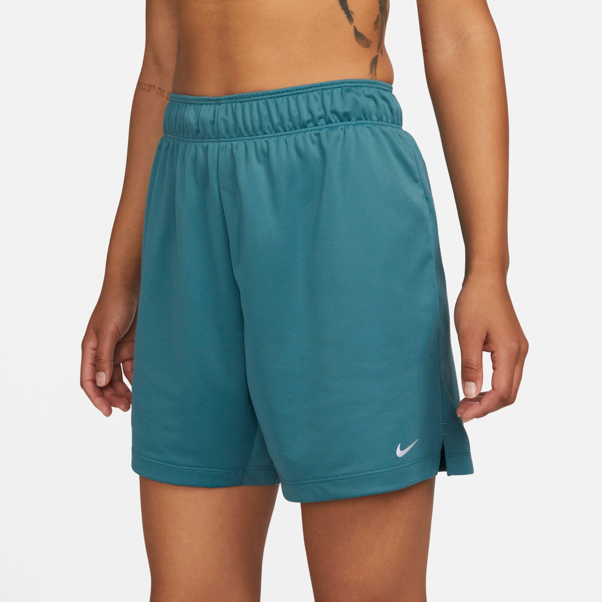 Oferta de Shorts Nike Dri-FIT Attack Feminino - Nike - Just Do It
