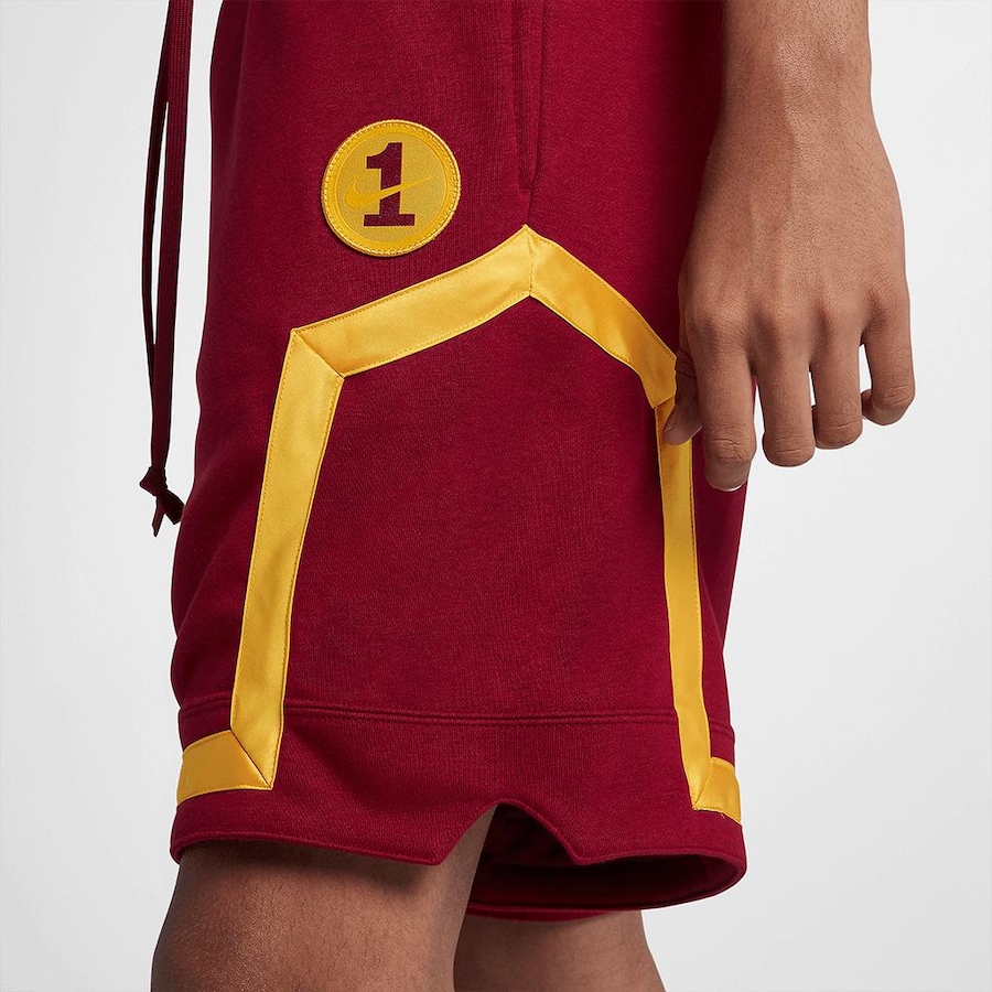 Oferta de Shorts Nike Sportswear Air Force 1 Masculino - Nike - Just Do It